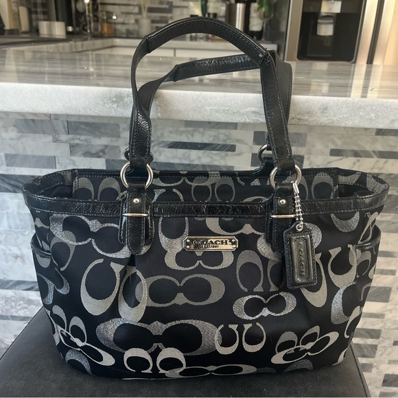 Coach | Bags | Coach F9664 Gallery Signature 3 Color Lurextote Bag ...